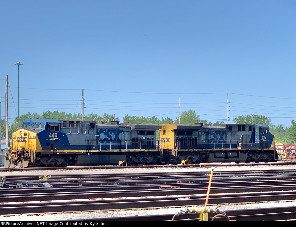 CSX 440 and 427